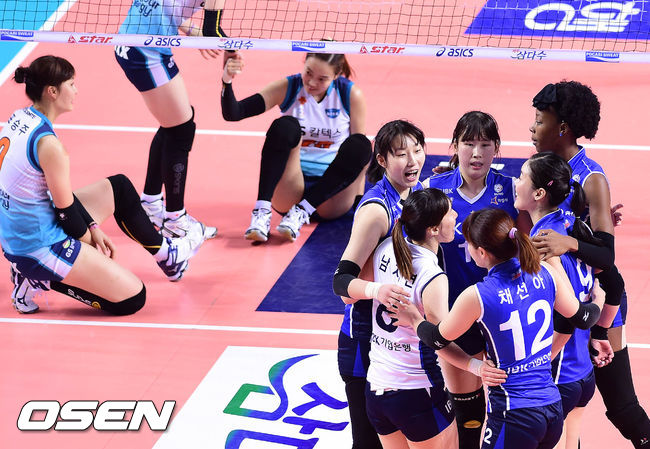 [스포츠종합][사진]IBK기업은행,'승리가 보인다!' | YTN