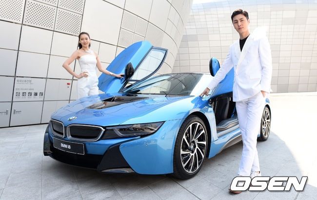 [자동차]BMW, 362마력 그룹 최초 PHEV 'i8' 공식 상륙…1억 9990만 원 | YTN