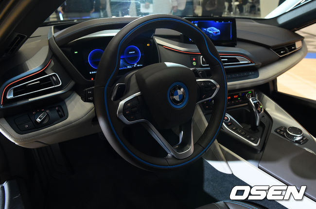 [자동차]BMW, 362마력 그룹 최초 PHEV 'i8' 공식 상륙…1억 9990만 원 | YTN