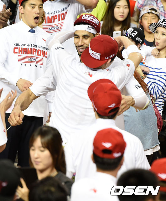 [스포츠종합]모비스 4연패의 유일한 걸림돌 'KBL 제도' | YTN