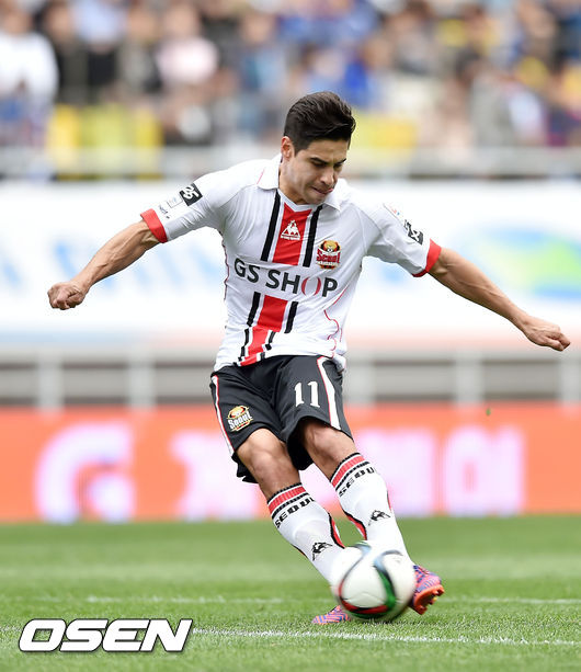 [축구][오!쎈픽] 몰리나 'PK실축', 사라진 서울의 ACL 꿈 | YTN