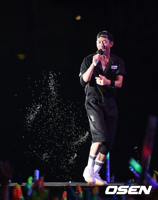 [음악][사진]DJ DOC 김창렬,'지치지 않아요' | YTN