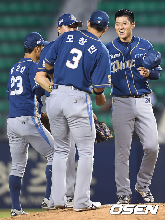 [야구][사진]기뻐하는 NC,'8-1 여유있는 승리' | YTN