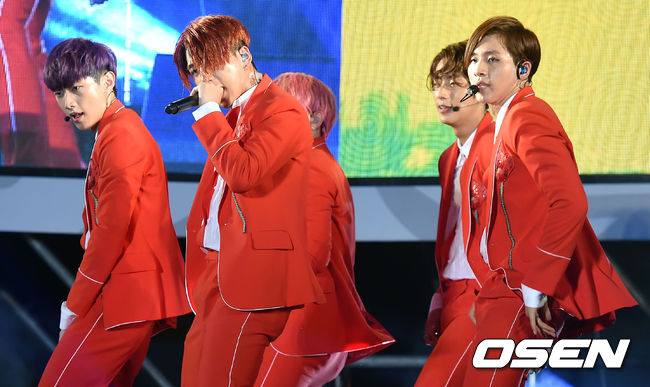 [방송][사진]B1A4,'카리스마 넘치는 무대' | YTN