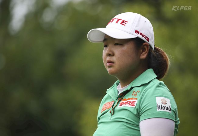 [스포츠종합]하민송, KLPGA 보그너 MBN 3R 선두굳히기...전인지-홍진주가 난관 | YTN