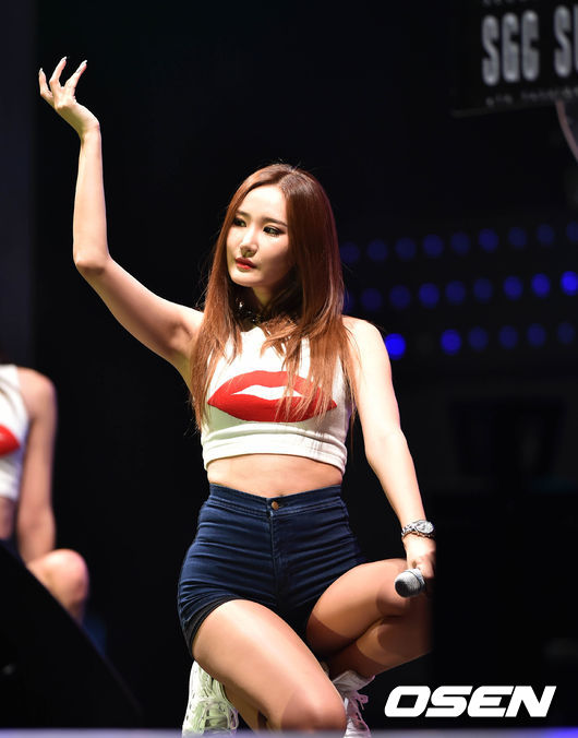 [음악][사진]EXID LE,'인형 미모 자랑하며!' | YTN