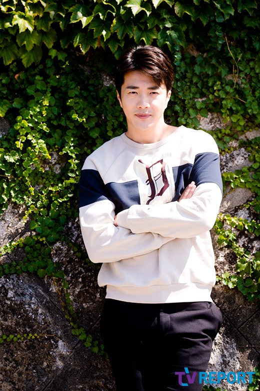 [영화]'탐정' 권상우 "성동일과 매일 홍어에 맥주..2kg 쪘다" | YTN