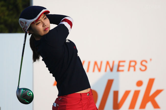 [스포츠종합]장하나-최은우, KLPGA YTN·볼빅 1R 공동선두...홀인원 양수진 3위 | YTN