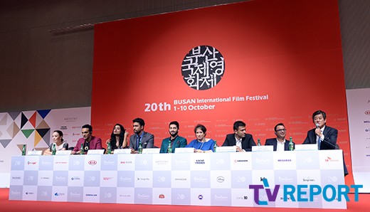 [영화][20th BIFF] BIFF 짊어진 강수연, 집행위원장 데뷔 무대 어땠나? | YTN