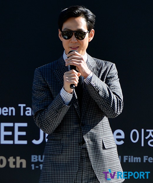 [영화][20th BIFF] '암살' 이정재 "방울토마토 다섯알로 15kg 감량" | YTN