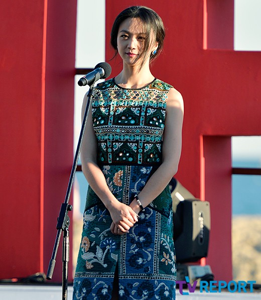 [영화][20th BIFF] 탕웨이, BIFF빌리지서 '깜짝' 열창 '수준급 실력' | YTN