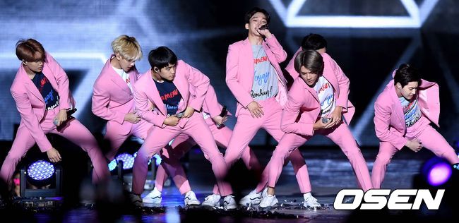 [음악][사진]EXO,'마치 한 몸 처럼' | YTN