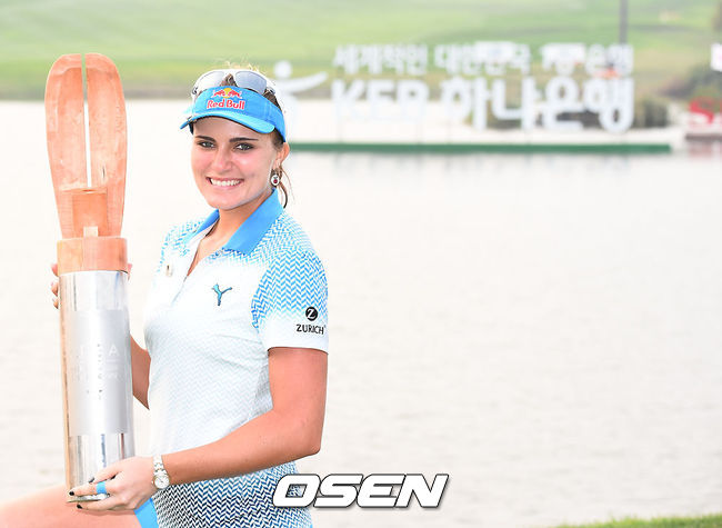[스포츠종합][사진]KEB 하나은행 LPGA 역전 우승 렉시 톰슨 | YTN