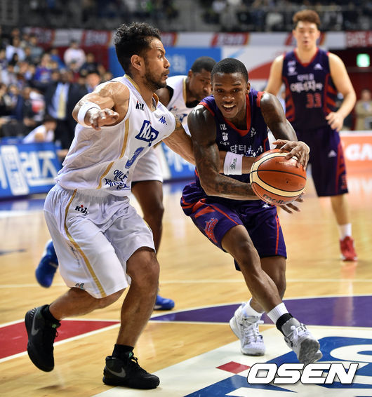 [스포츠종합]KCC, 선두 오리온 격침...KGC 홈 8연승(종합) | YTN