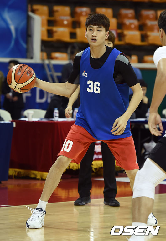[스포츠종합][사진]2015 KBL 드래프트 유력 1순위 문성곤 | YTN
