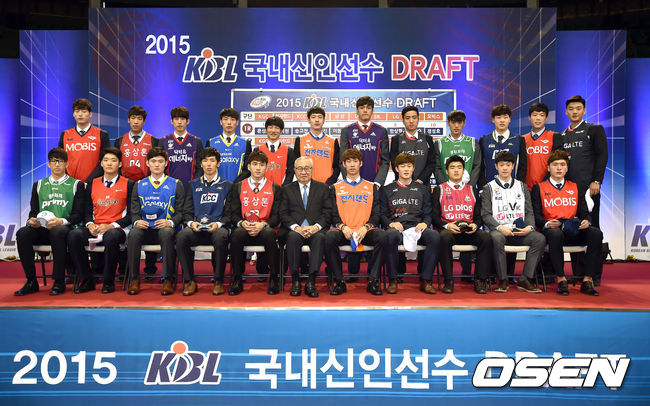 [스포츠종합][사진]2015 KBL 국내신인선수 드래프트,'프로무대 기다려!' | YTN