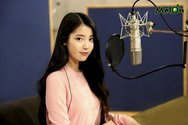 [음악]아이유, 이름 내건 첫 인터넷 라디오 DJ.."꿈꿔왔다" | YTN