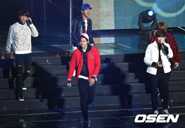 [음악][사진]B1A4,'건들 건들' | YTN