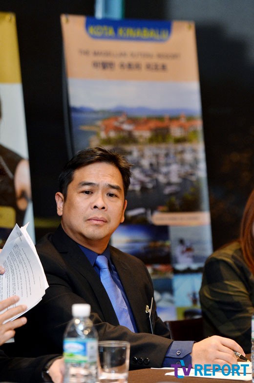 [방송][T포토] 케네스 고이 '뜨거운 관심에 집중' | YTN