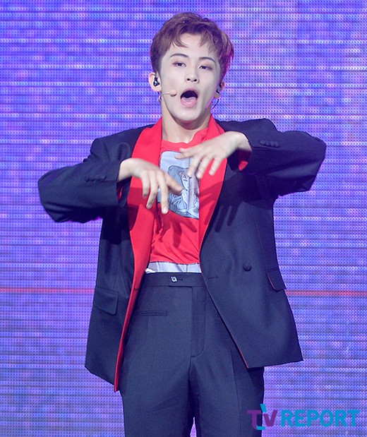 [방송][T포토] NCT127 마크 '힙합 카리스마' | YTN