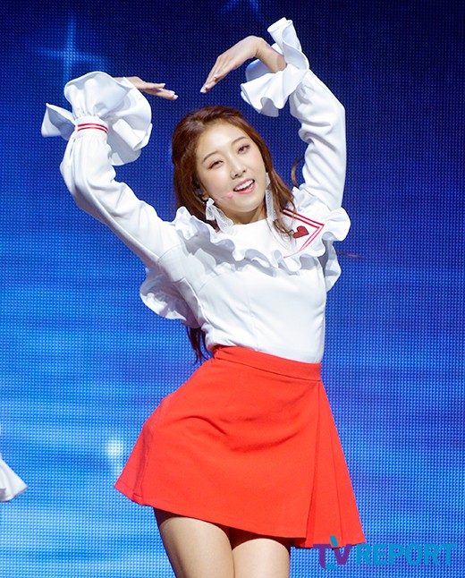 [방송][T포토] CLC 장승연 '하트 받으세요~' | YTN