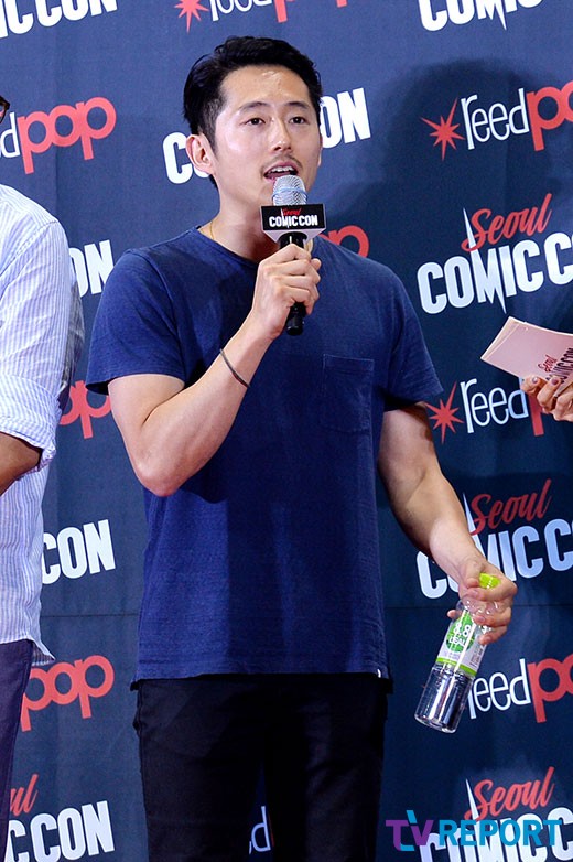 [방송][T포토-Lab] 스티븐 연-매즈 미켈슨 '특급 내한, 한국 팬 사로잡은 훈훈함' | YTN