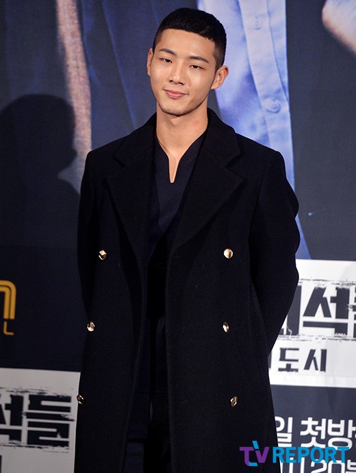 [방송][T포토-Lab] 지수 '연하남의 파격 변신, 카리스마 상남자' | YTN