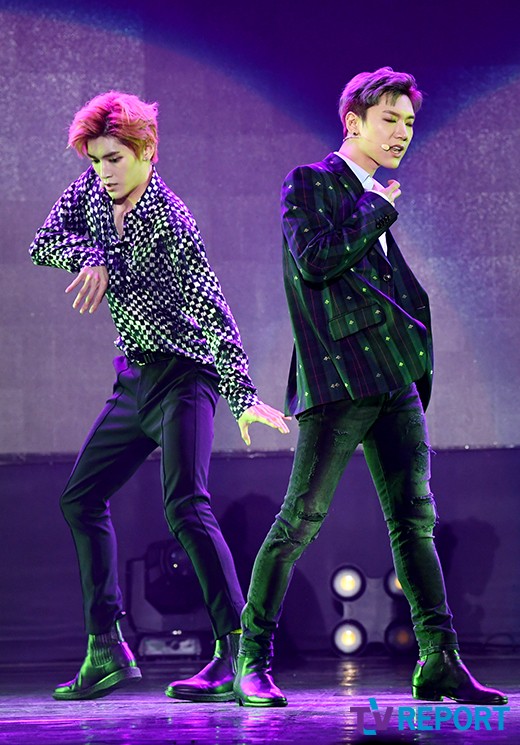 [방송][T포토] 태용-텐 'NCT U로 뭉쳤다' | YTN