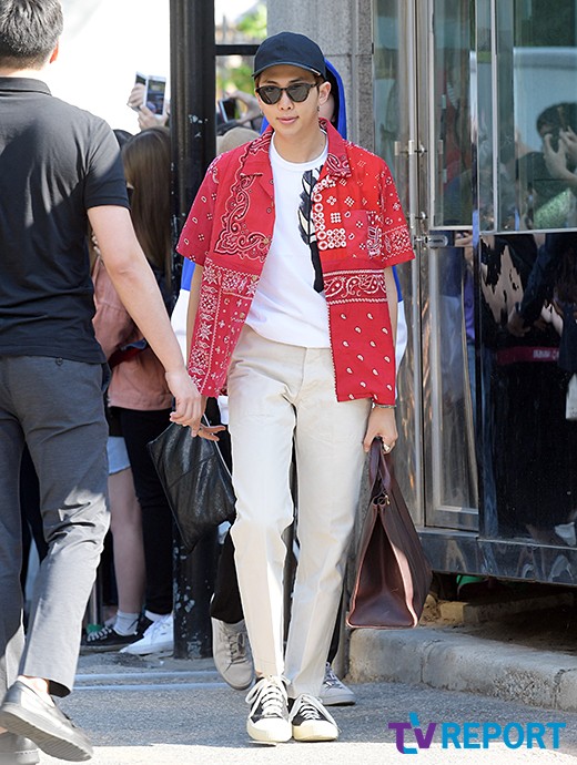 [방송][T포토] 방탄소년단 RM '리더의 카리스마' | YTN