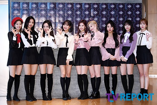 [방송][T포토] 트와이스 '포즈도 YES!' | YTN