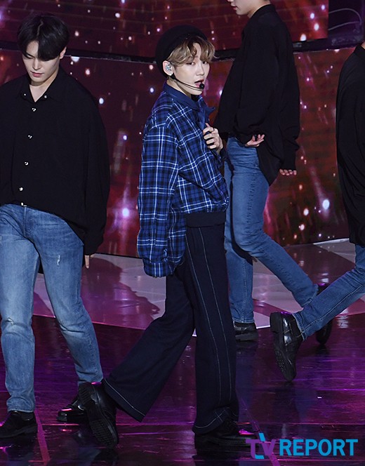 [방송][T포토] JBJ95 켄타 '여심 저격 비주얼' | YTN