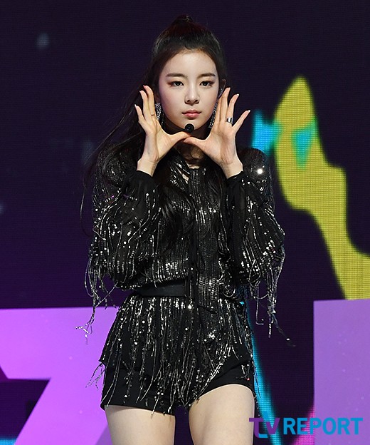 [방송][T포토] ITZY 리아 '무표정도 예뻐' | YTN