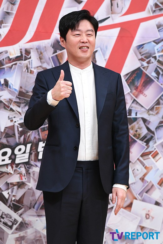 [방송][T포토] 김희원 '포즈는 엄지 척' | YTN