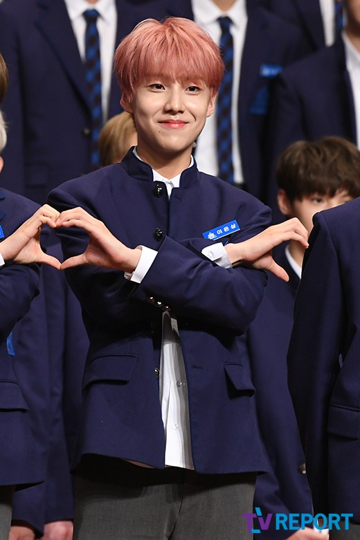 [방송][T포토] '프로듀스X101' 이은상, '여유로운 미소' | YTN