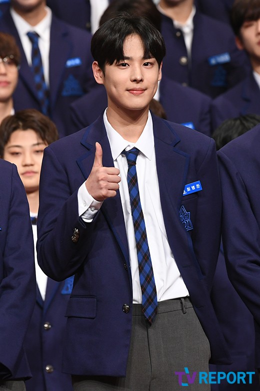 [방송][T포토] '프로듀스X101' 최병찬 '심쿵 보조개' | YTN