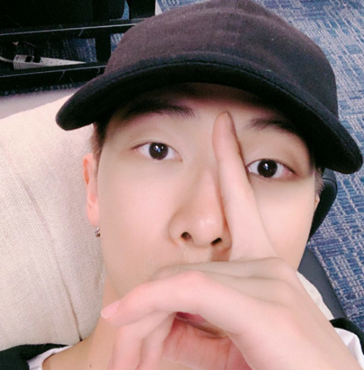 [방송]방탄소년단 RM, 월드 투어 앞둔 기대감 가득 “D-1” | YTN