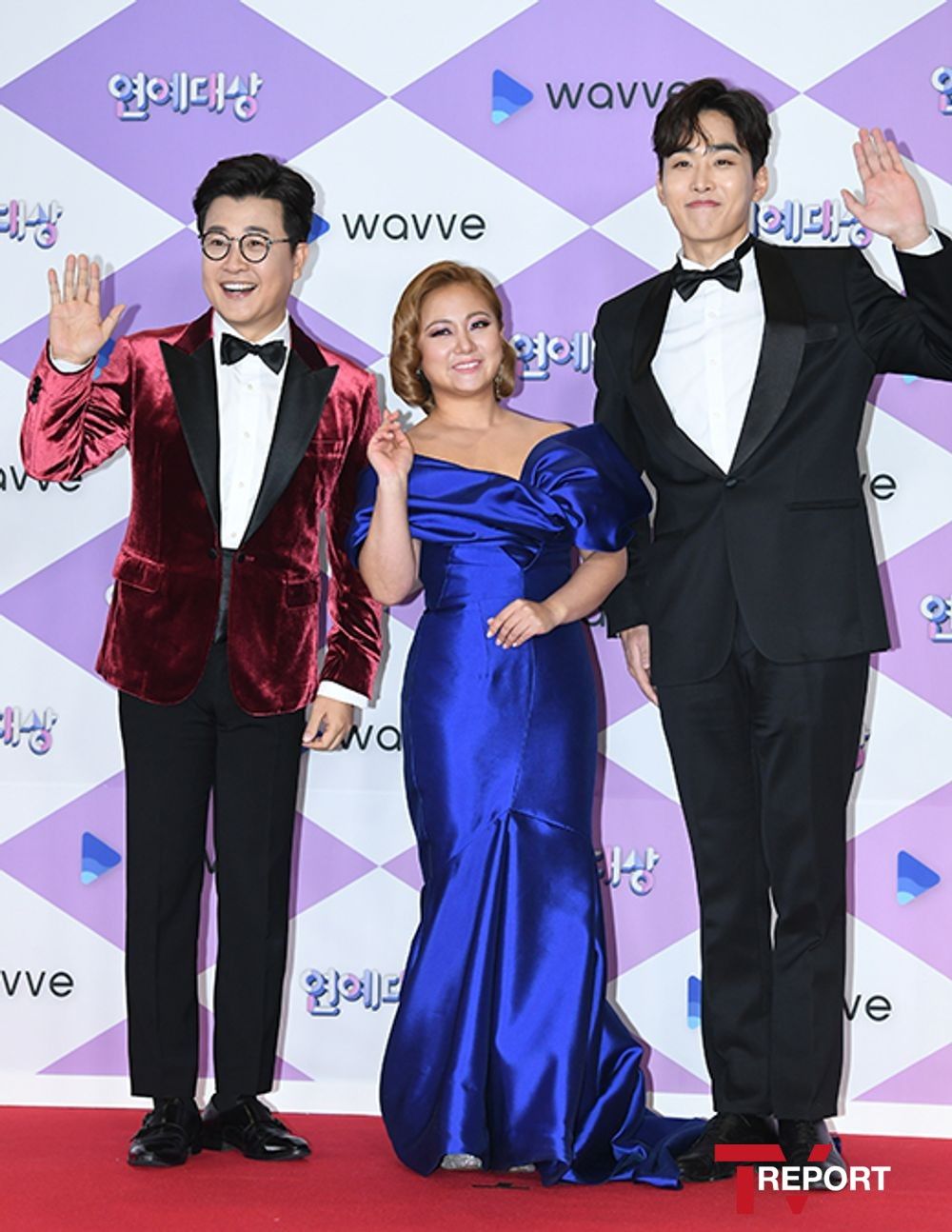 [방송][T포토] 김성주-박나래-조정식 ''2019 SBS 연예대상' MC랍니다' | YTN