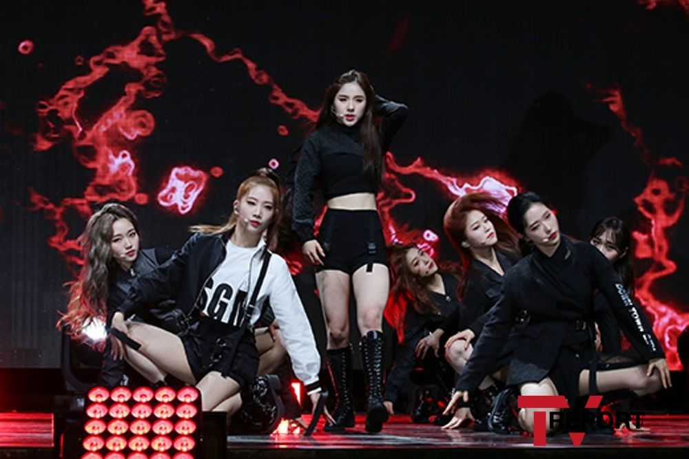 [방송][T포토] 이달의 소녀 '걸크러쉬 넘치는 무대' | YTN