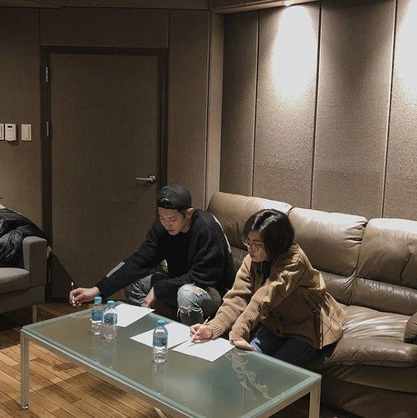 [방송]EXO 찬열, 대선배 이선희와 작업 “영광스러운 순간” | YTN