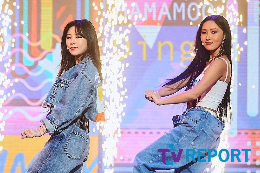 [방송][T포토] 휘인-화사 '엉덩이를 딩가딩가' | YTN