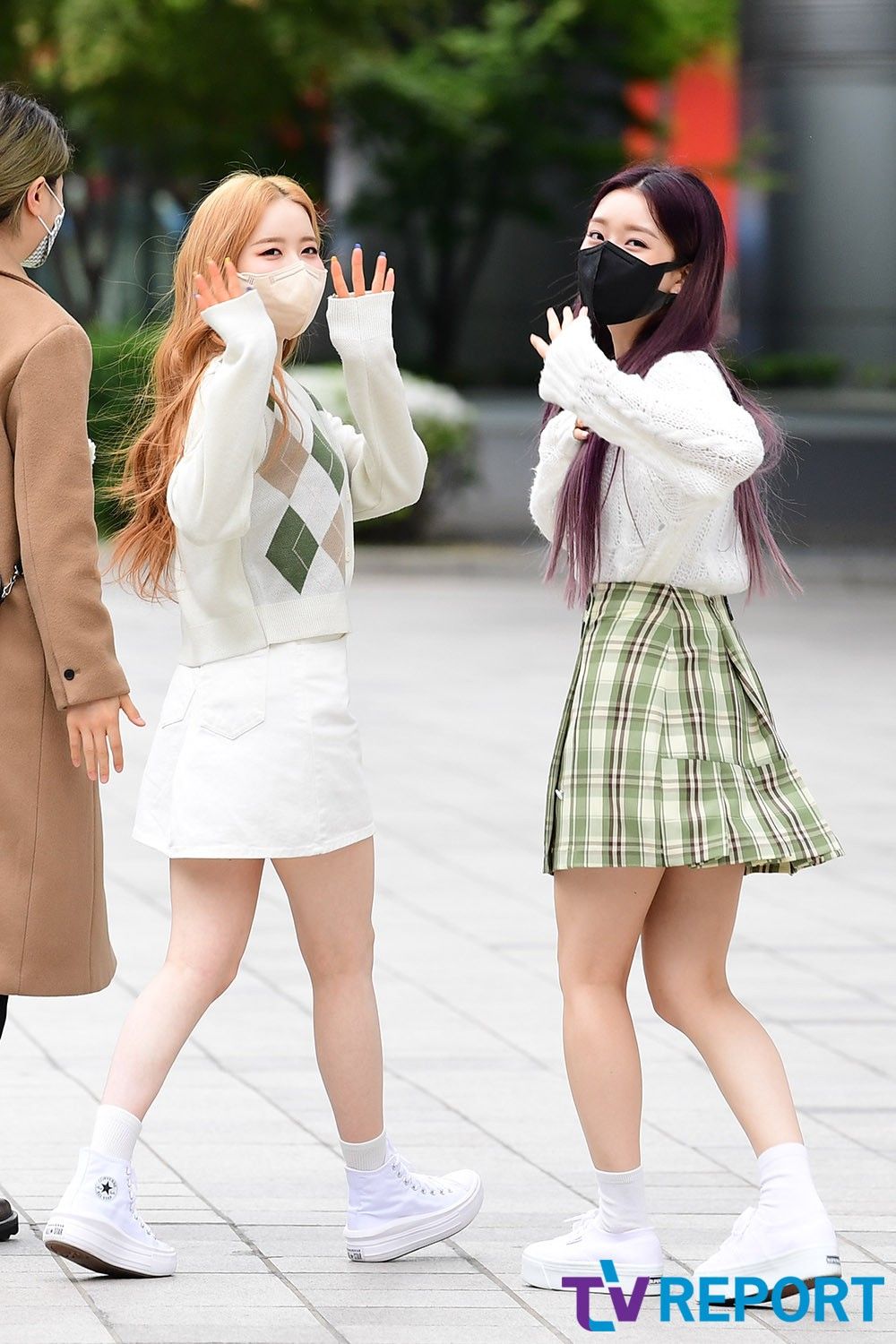 [방송][T포토] 시은-수민 '녹음 잘하고 올게요~' | YTN