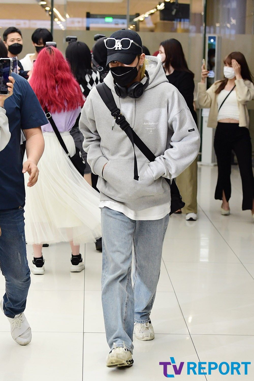 [방송][T포토] 우영 '힙한 매력' | YTN