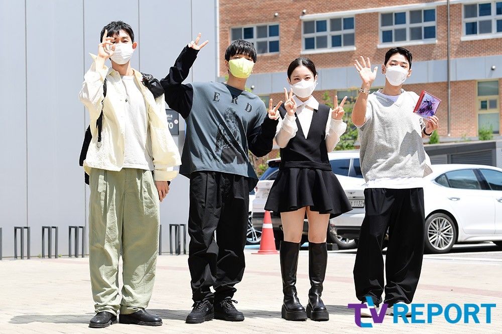 [방송][T포토] AOMG 사단 '아는 형님' 출격 | YTN