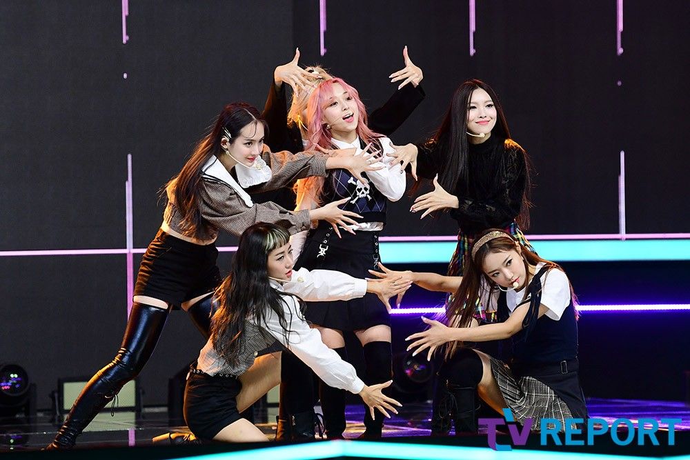 [방송][T포토] 버가부 '뜨거운 데뷔 무대' | YTN