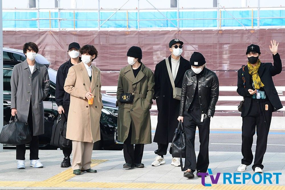 [방송][T포토] BTS 'LA 콘서트 위해 출국' | YTN