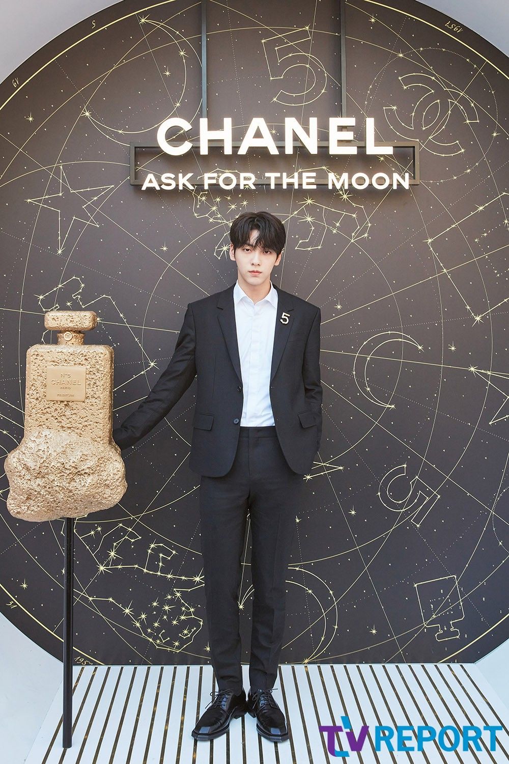 [방송][T포토] TXT 수빈 '매력적인 수트핏' | YTN