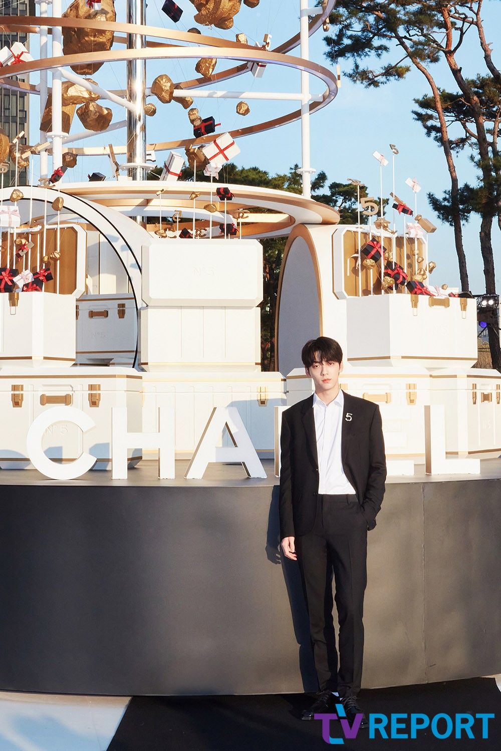 [방송][T포토] TXT 수빈 '동화같은 분위기' | YTN