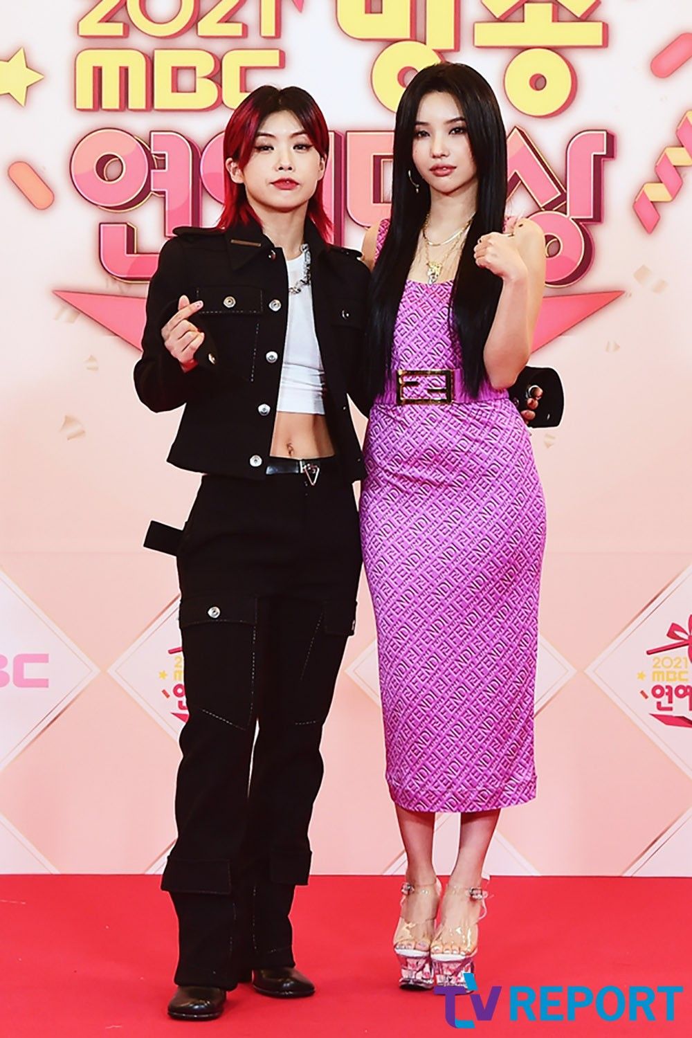 [방송][T포토] 아이키-전소연 '카리스마 넘치는 센언니들' | YTN