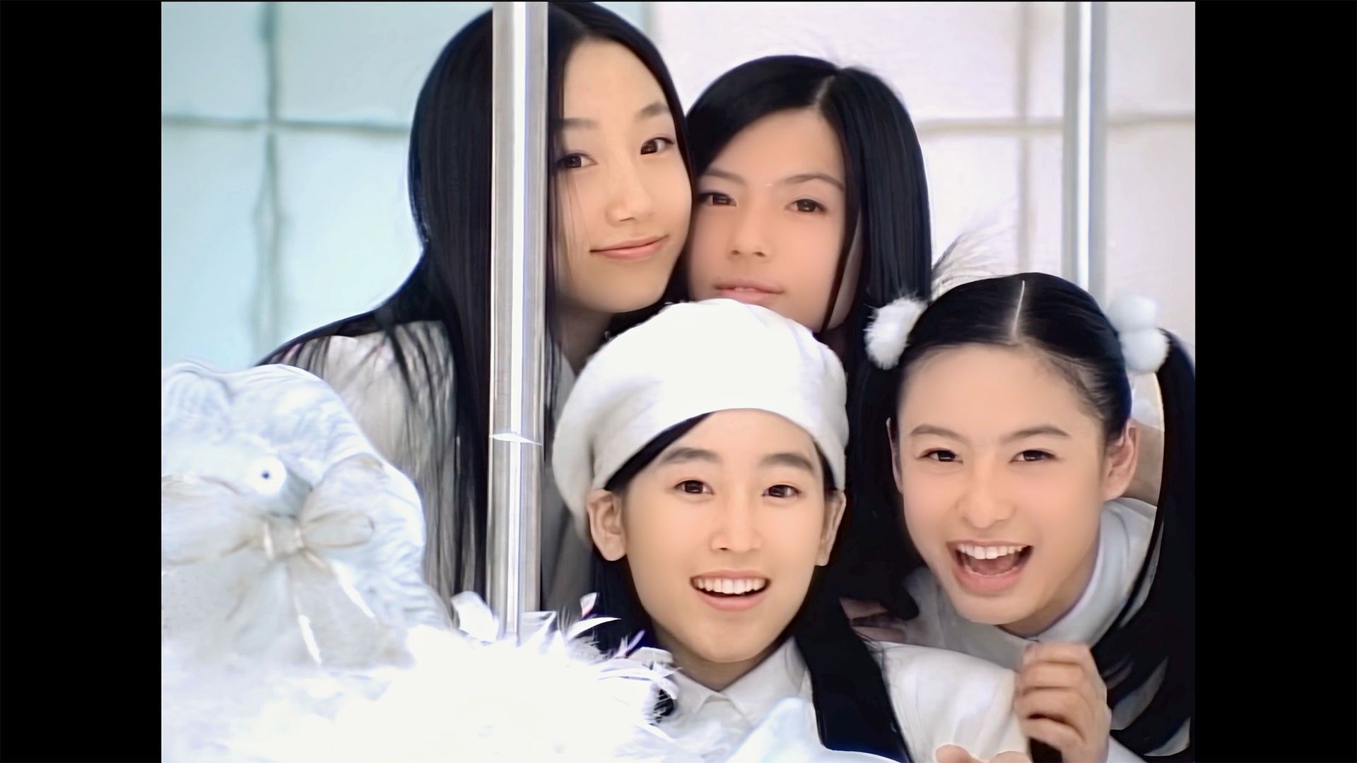 [음악]"이게 누구야?"…밀크, 'Come To Me' 리마스터 MV | YTN