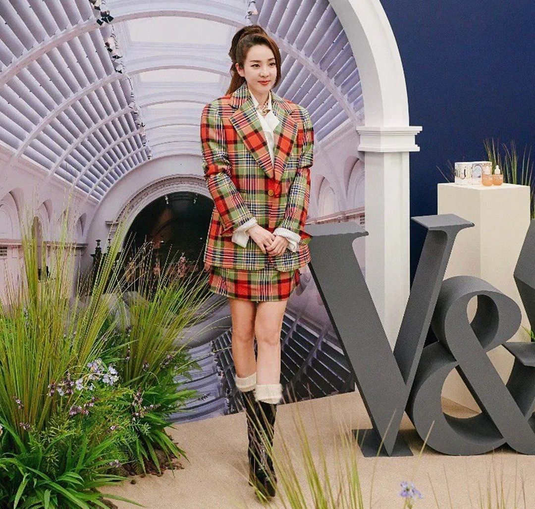 [방송]산다라박, 41kg 깡마른 각선미…39세 최강 동안 [리포트:컷] | YTN